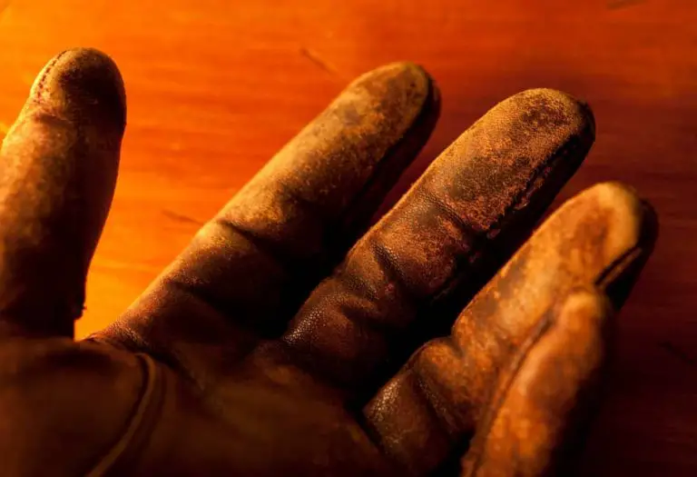 5 Home Remedies For Cleaning Grease From Leather Gloves – FavoredLeather